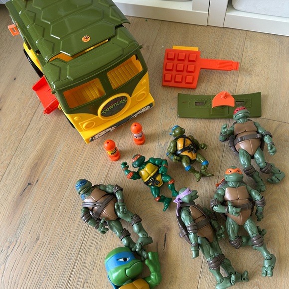 Toys | Ninja Turtles Collectible Car And Action Figures And Vehicle Set ...